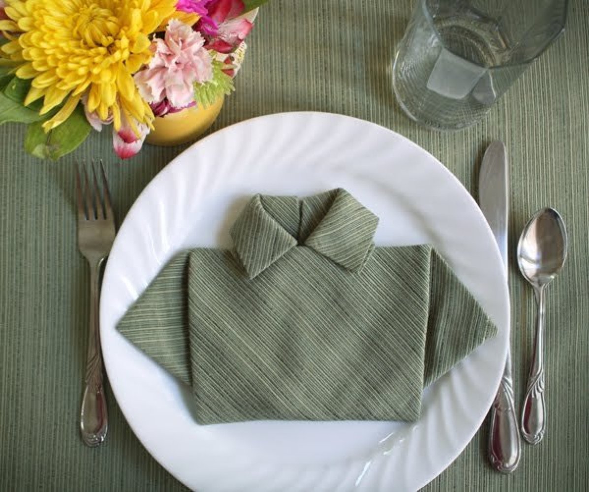 6 Ridiculously Simple Napkin Folding Ideas You Can t Screw Up PHOTOS 6 Ridiculously Simple Napkin Folding Ideas You Can t Screw Up PHOTOS