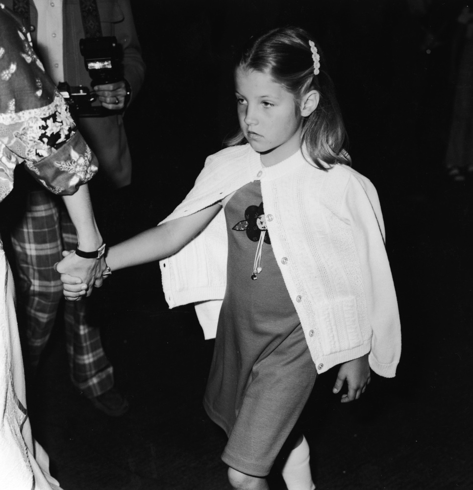 Lisa Marie Presley Style Evolution Grunge Glamour And Everything In Between Photos Huffpost