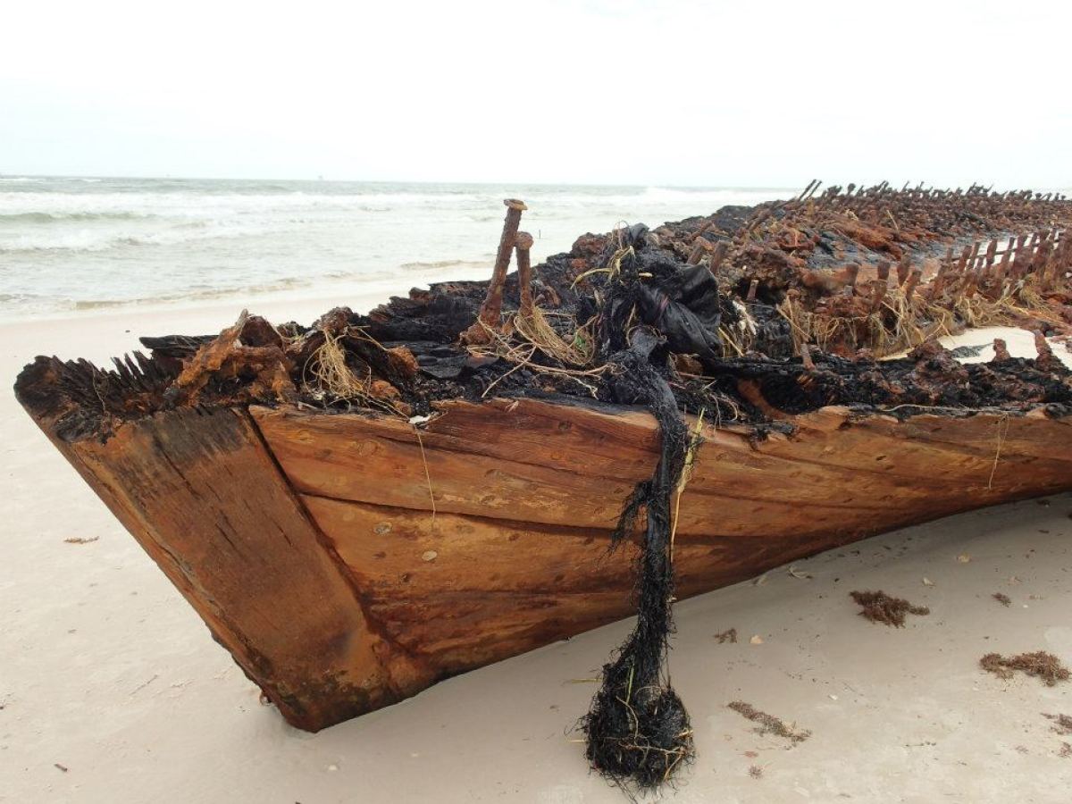 Alabama Shipwreck Uncovered By Hurricane Isaac Appears On Beach Video