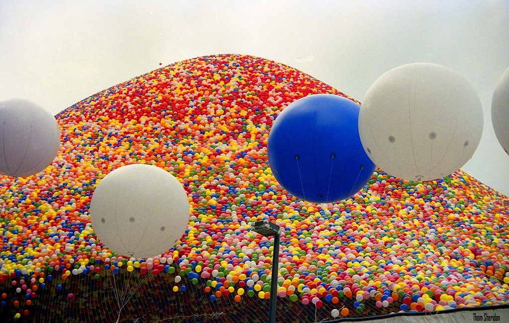Releasing 1 5 Million Balloons Into The Air Is A Bad Idea HuffPost