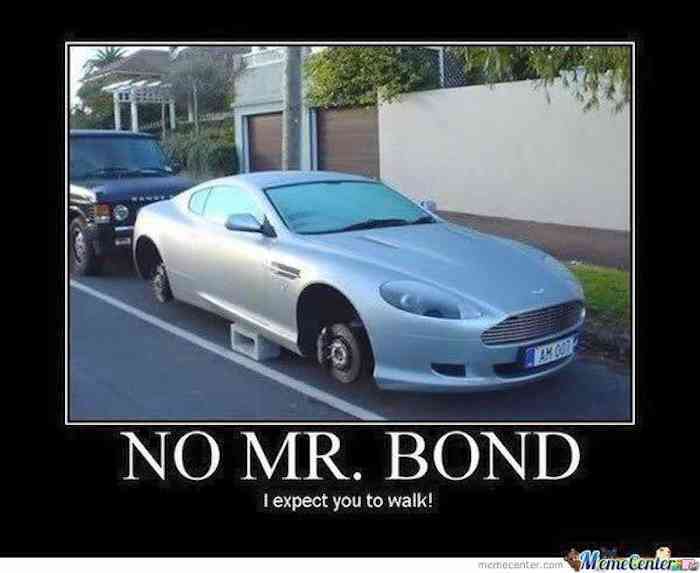 Así La Está Pasando James Bond En México Según Los Memes Huffpost