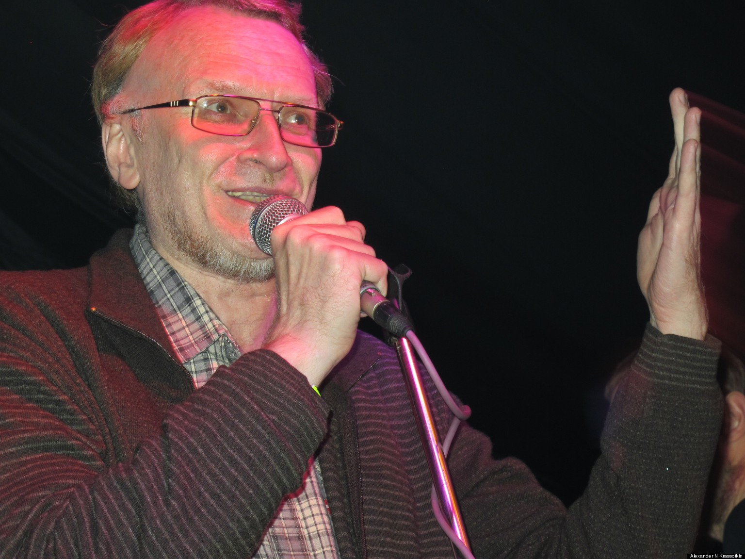Sergei Guriev Anti Putin Economist Flees Russia After Being