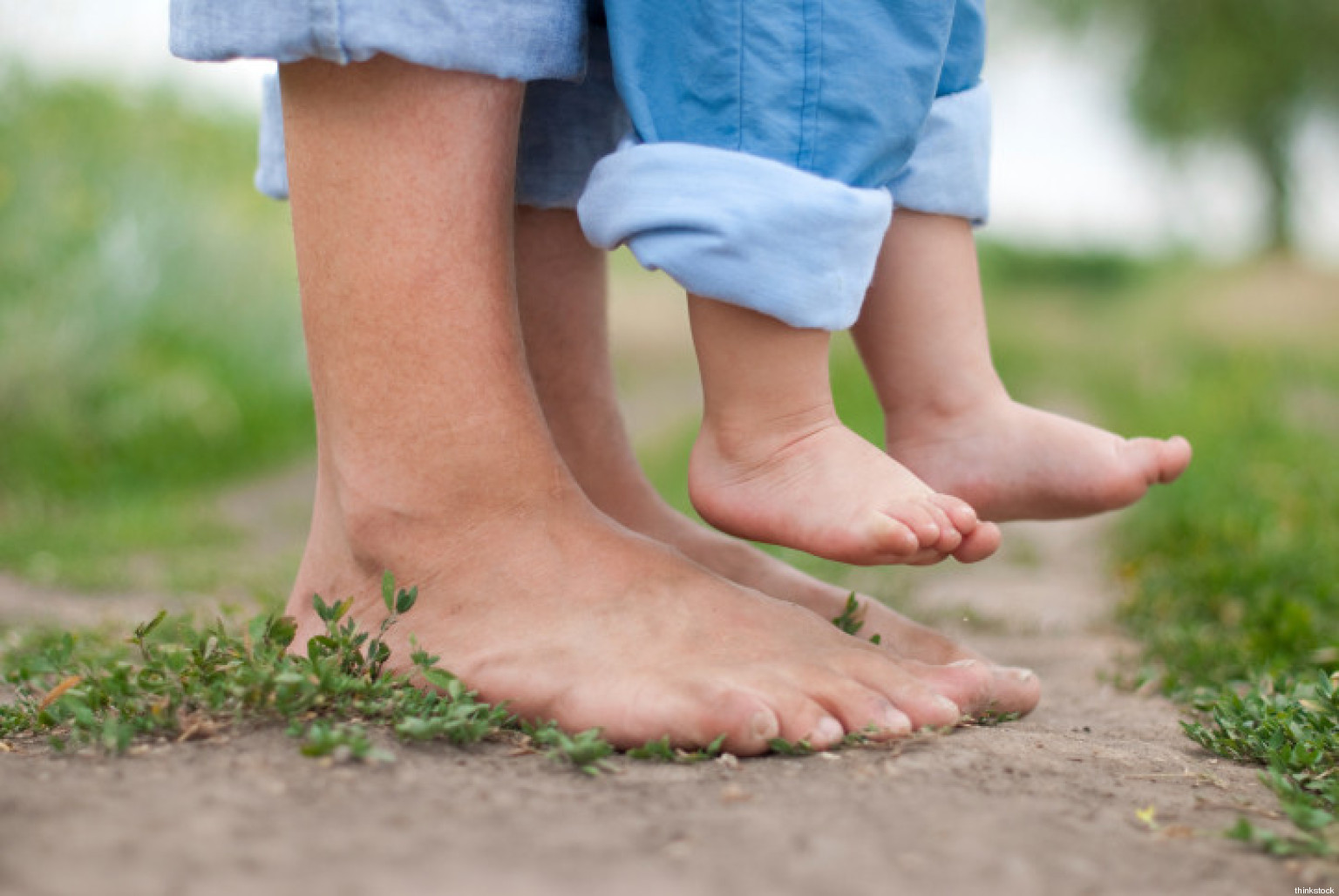 Camminare A Piedi Nudi Per Riconnettersi Con La Madre Terra Tutti I