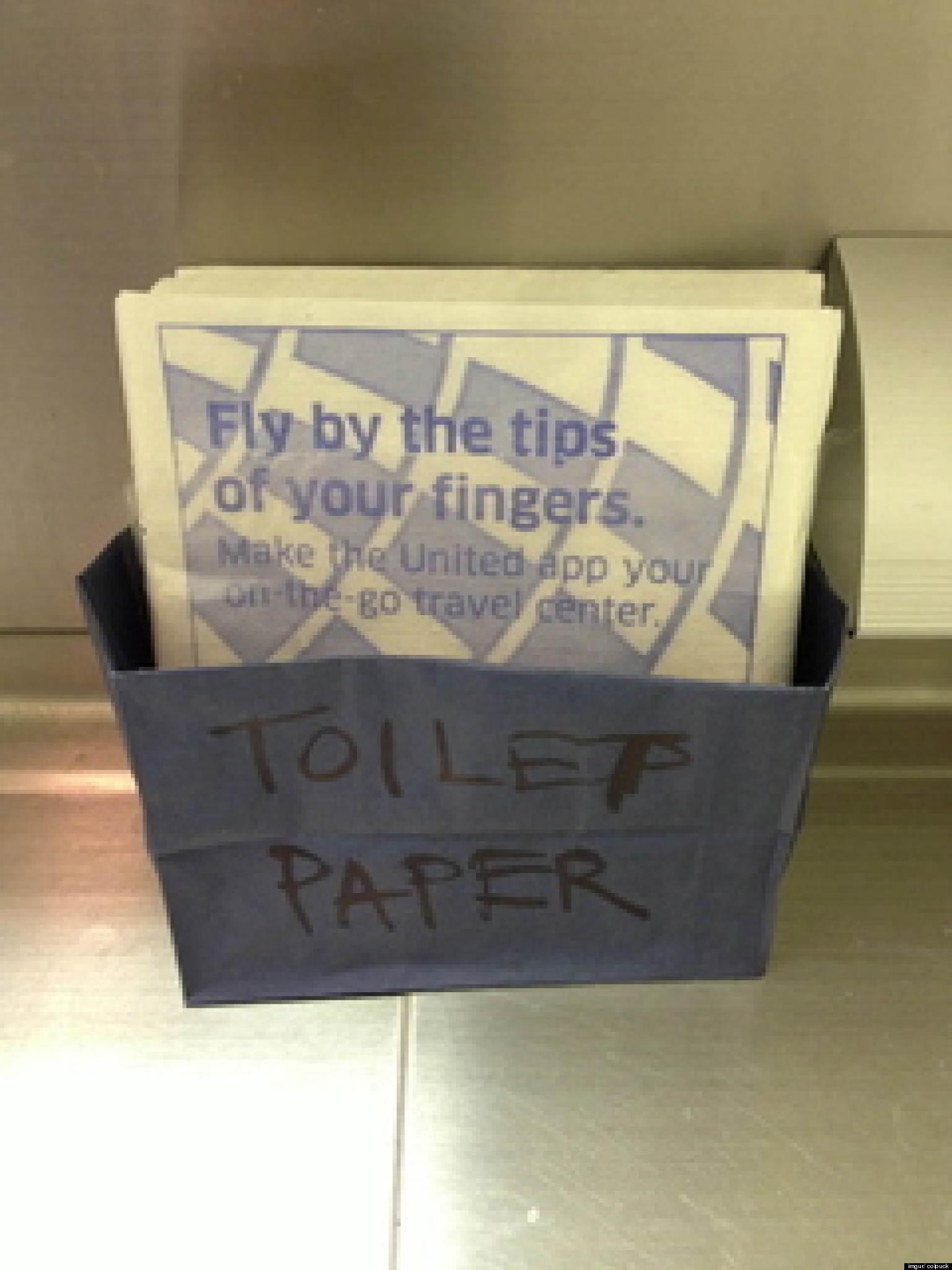 United Airlines Flight Runs Out Of Toilet Paper Uses Napkins Instead united-airlines-flight-runs-out-of-toilet-paper-uses-napkins-instead