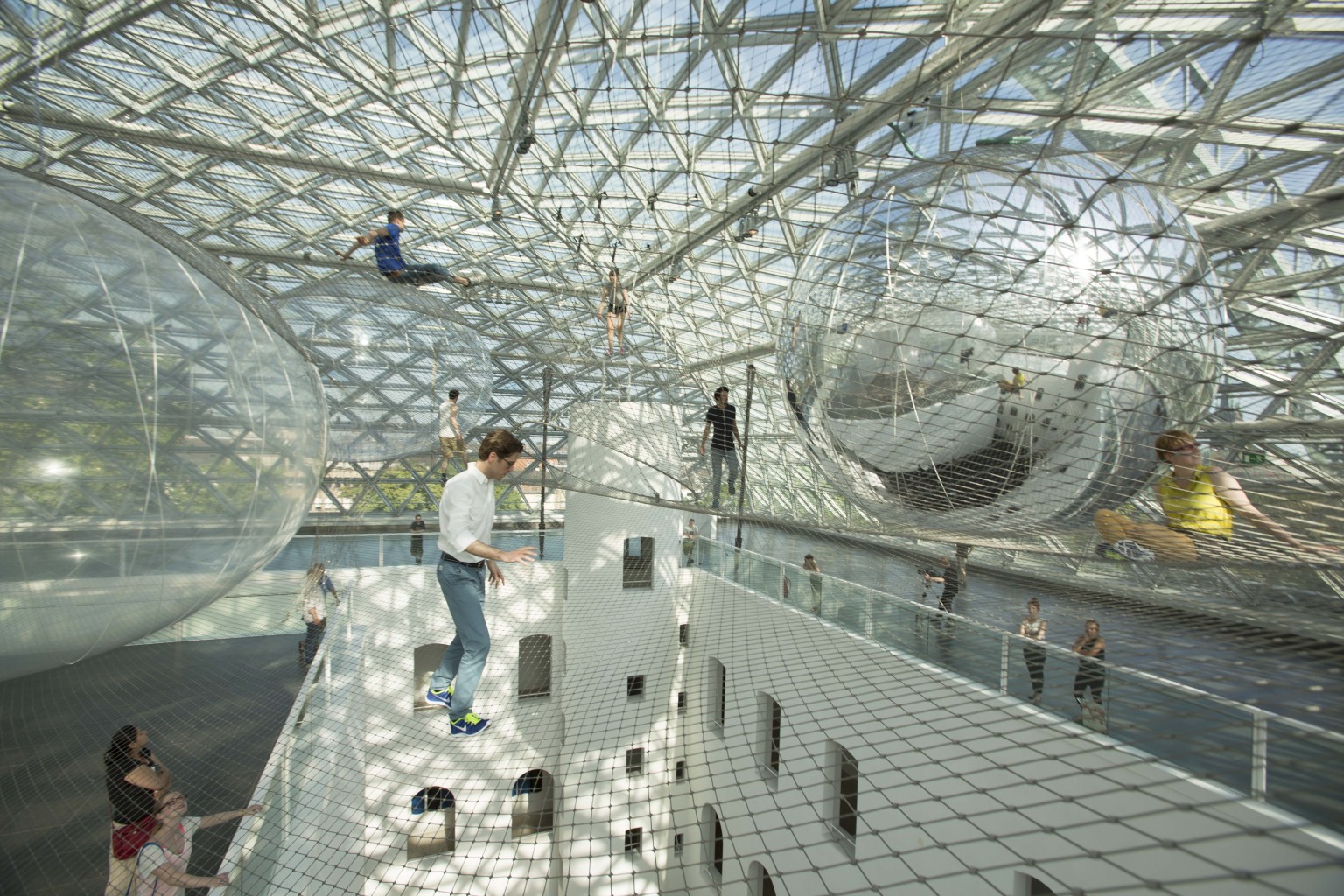 Tomás Saraceno's 'In Orbit' Is His Largest Exhibition To Date (PHOTOS) | HuffPost