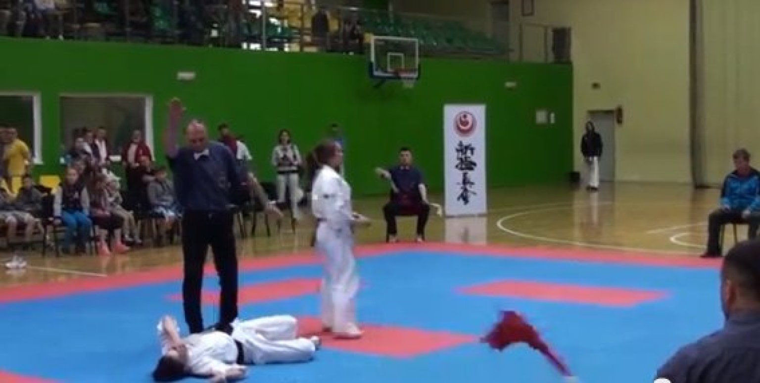 Karate Girls Amazing Kick Finishes Opponent Video Huffpost