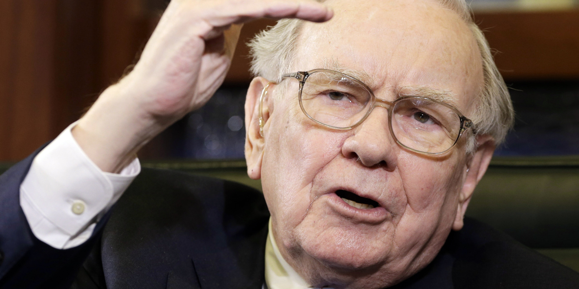 How Does Warren Buffett Invest