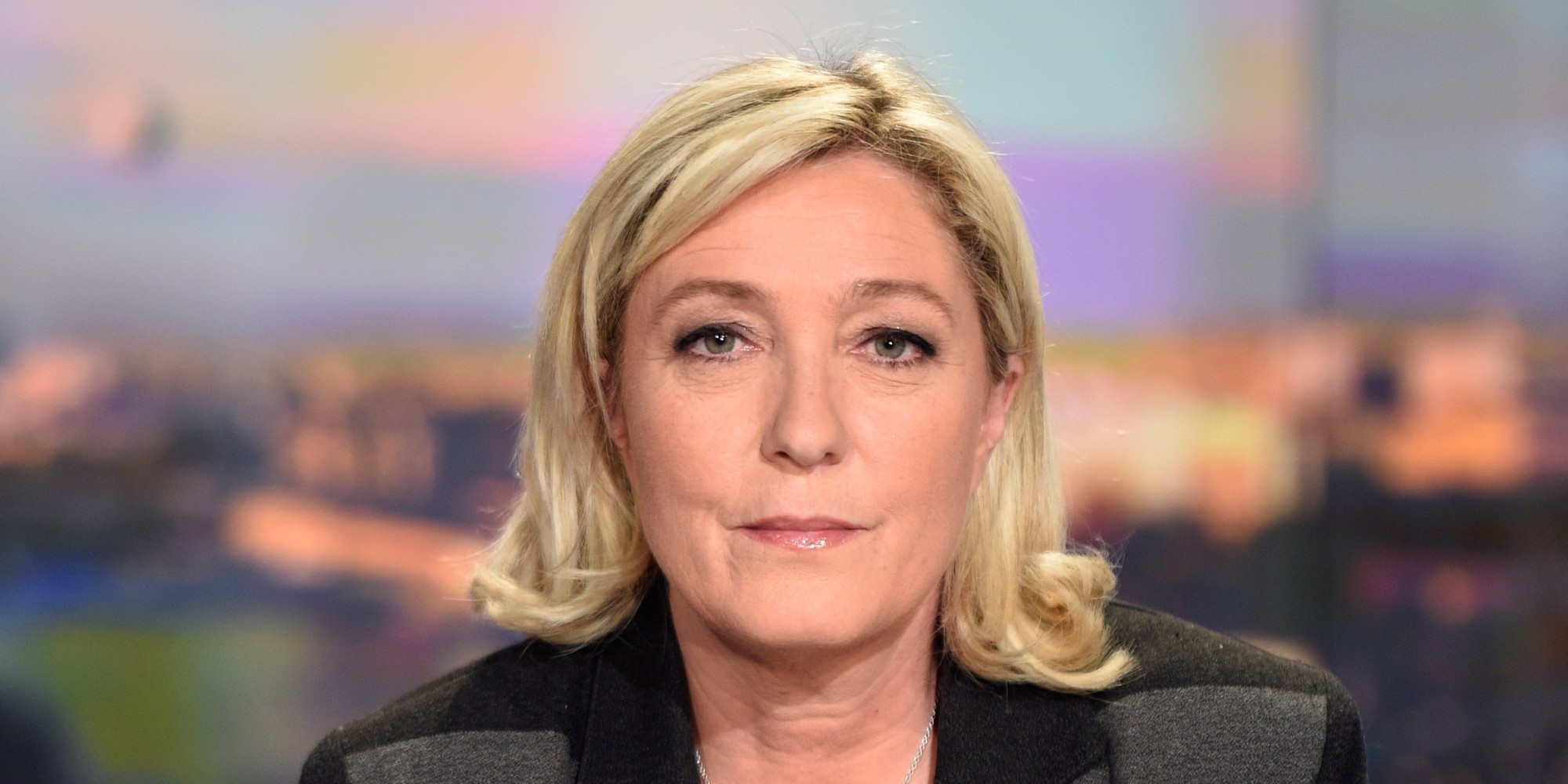 Frances National Fronts Le Pen Tells Her Father To Step Down From
