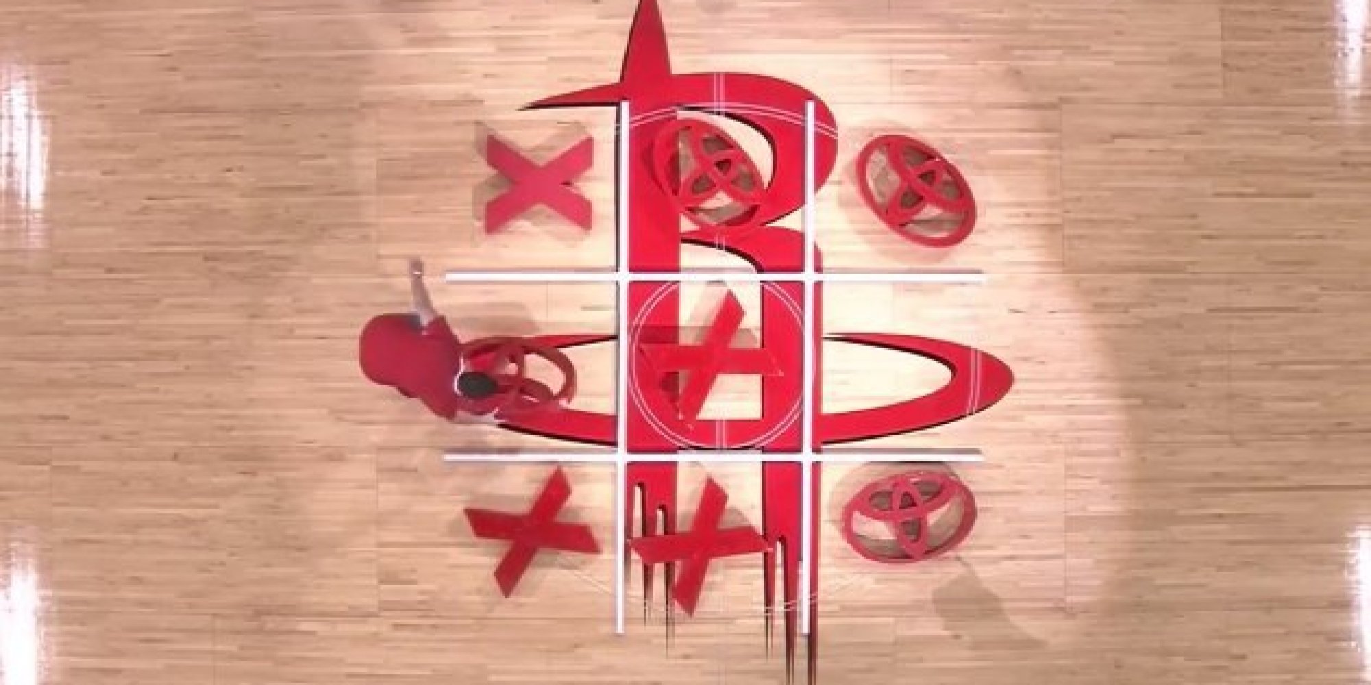 houston-rockets-fans-play-the-worst-game-of-tic-tac-toe-ever-no