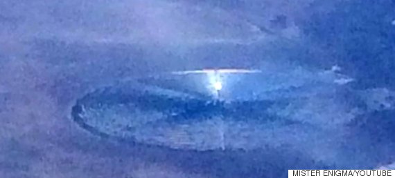 American Airlines Passenger Spots 'UFO' Near Top Secret Area 51 ... American Airlines Passenger Spots 'UFO' Near Top Secret Area 51 ...