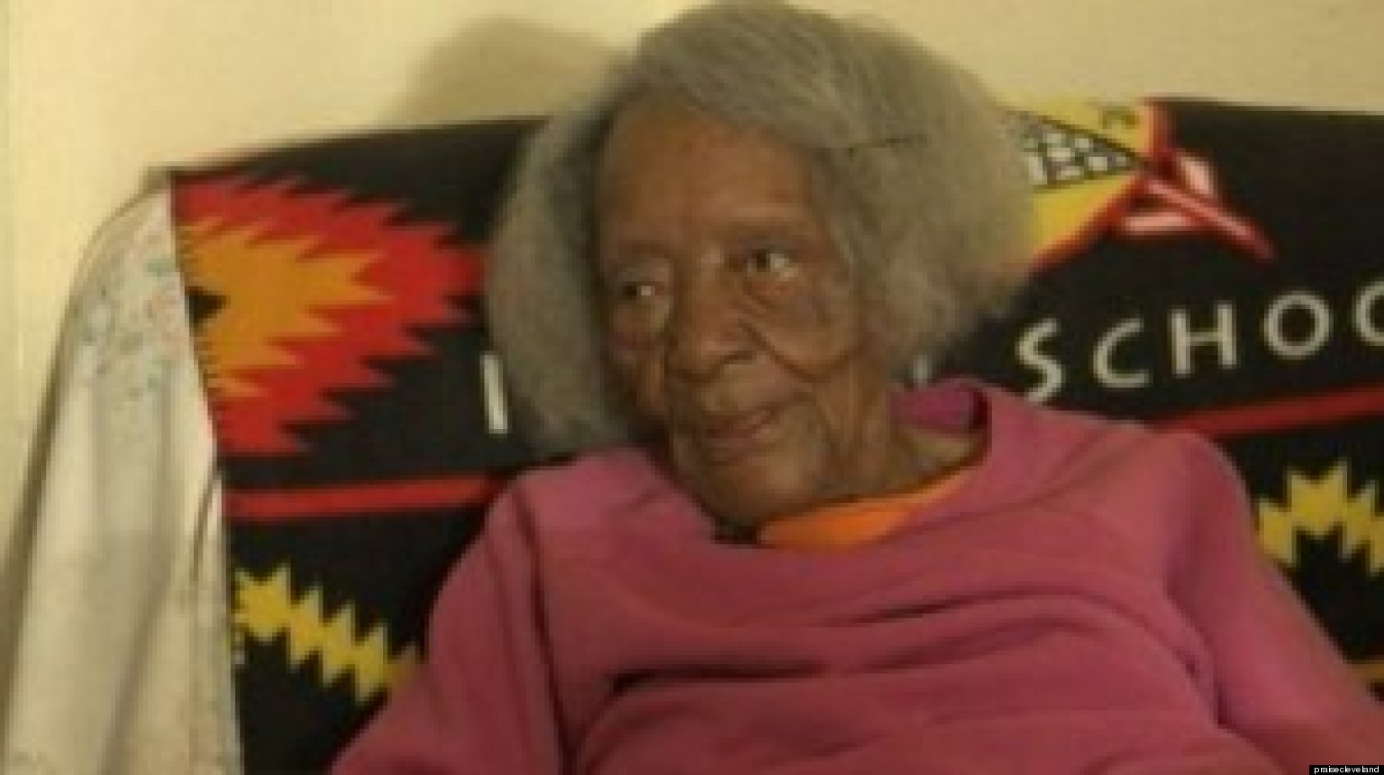99 Year Old Woman Becomes A First Time Voter Huffpost
