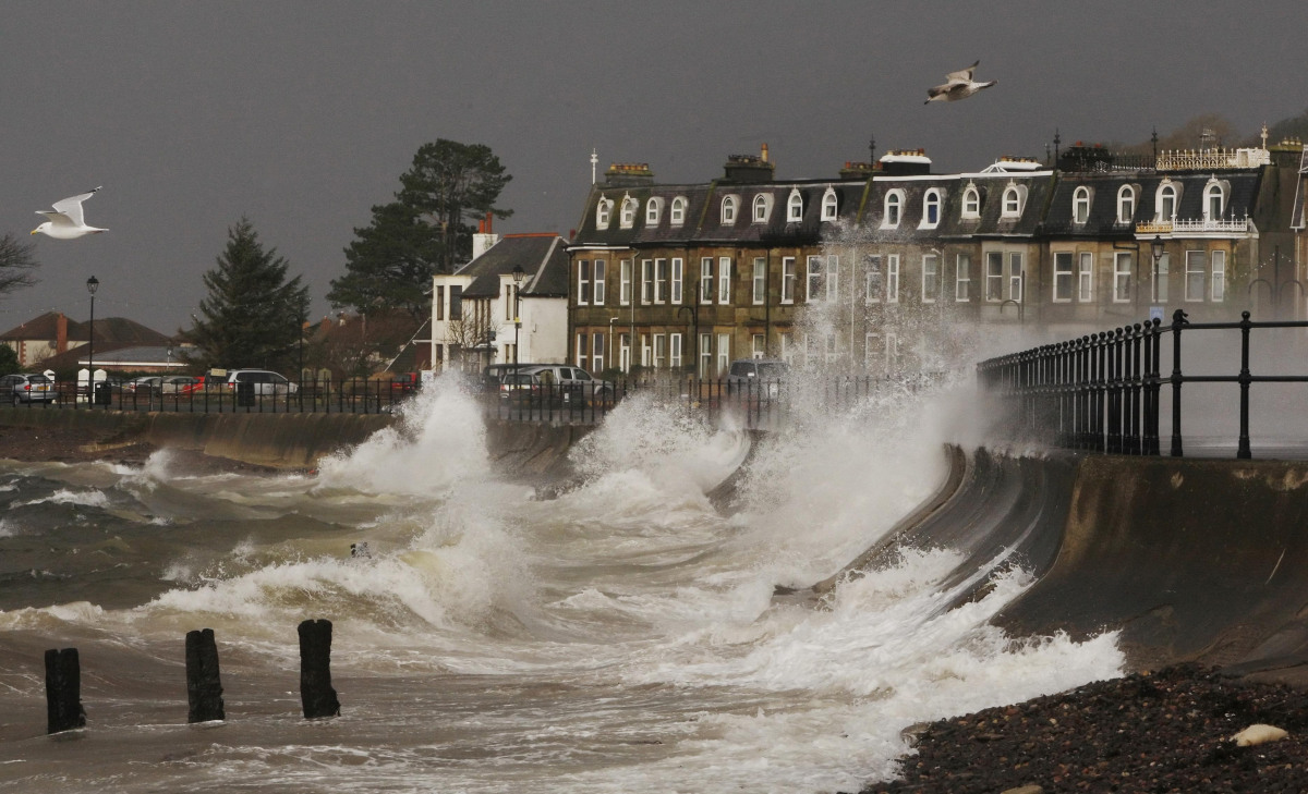 UK Weather: Gale Force Winds And Severe Weather Warnings For Scotland ...