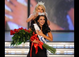 Aaron Rodgers And Destiny Newton