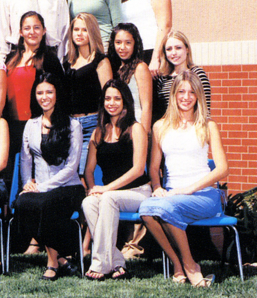 This Photo Of Blake Lively From High School Is 2000s Perfection | HuffPost