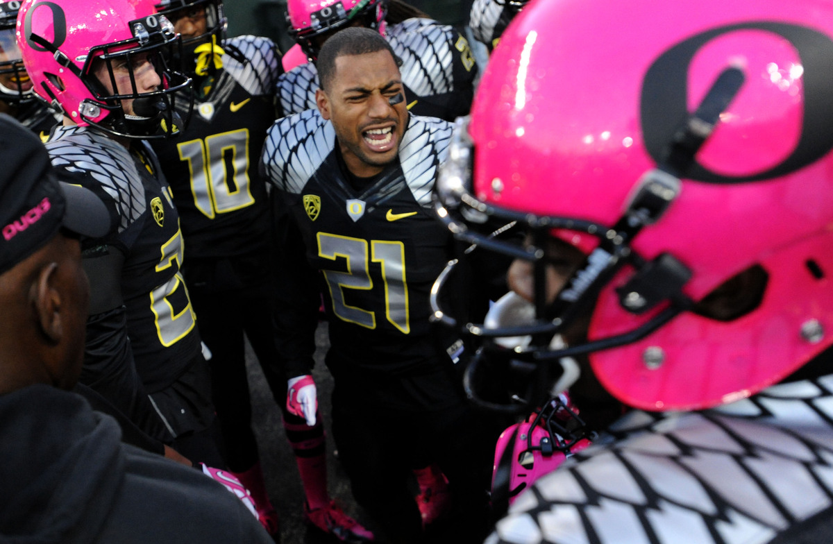 Pink Oregon Helmets: Ducks Raise Cancer Awareness With Latest Bold ...