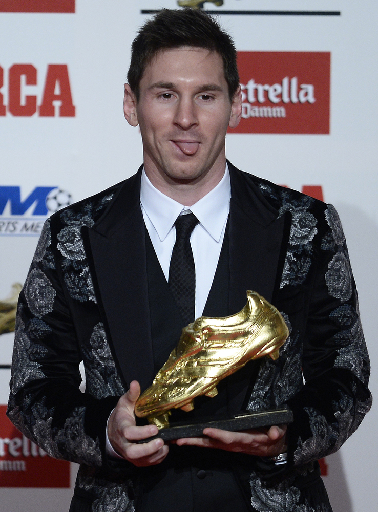 Lionel Messi Wears Red Hot Suit To FIFA Ballon D'Or Ceremony (PHOTOS ...