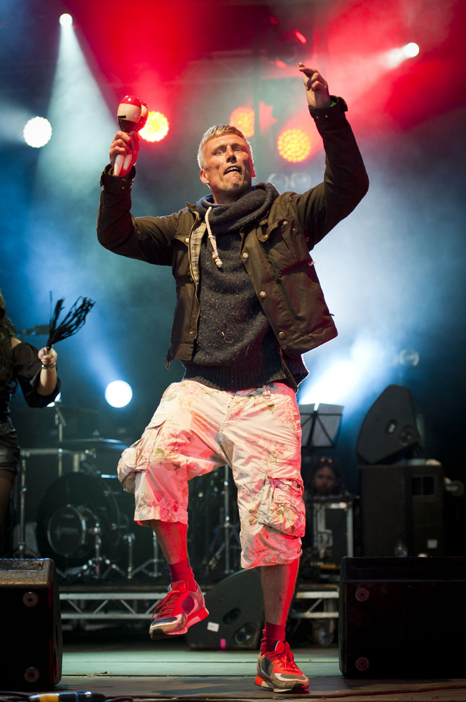 10 Pictures Of Bez Dancing All The Way To Parliament | HuffPost UK
