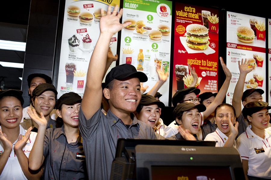 Fascinating Photos Capture the Opening Of Vietnam's First McDonald's ...
