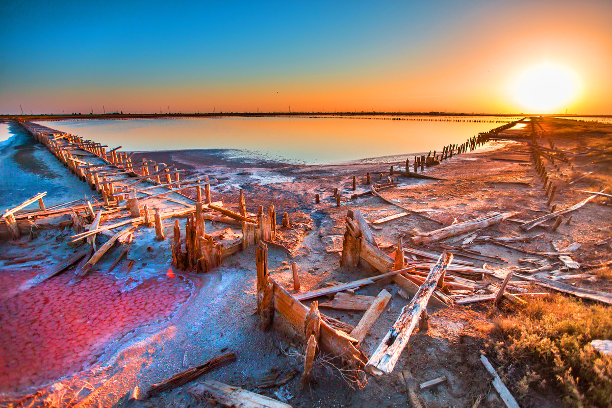 The Eerie Beauty Of Crimea's Abandoned Soviet-Era Salt Mine Might ...