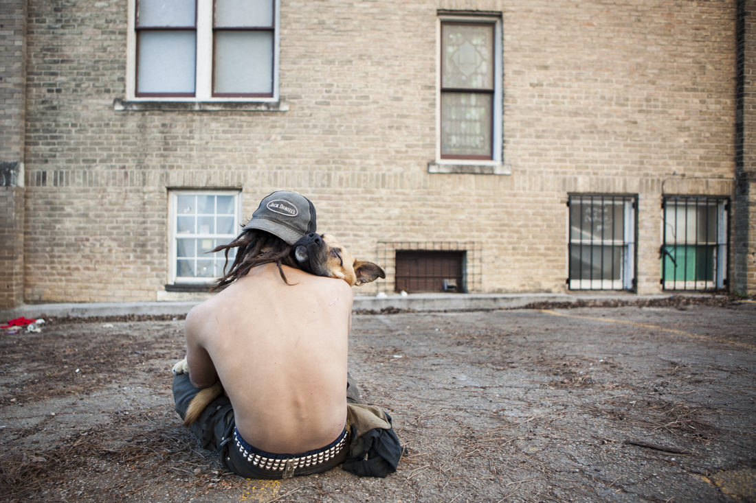 10 Heartwarming Photos Capture The Bond Between Homeless Individuals ...