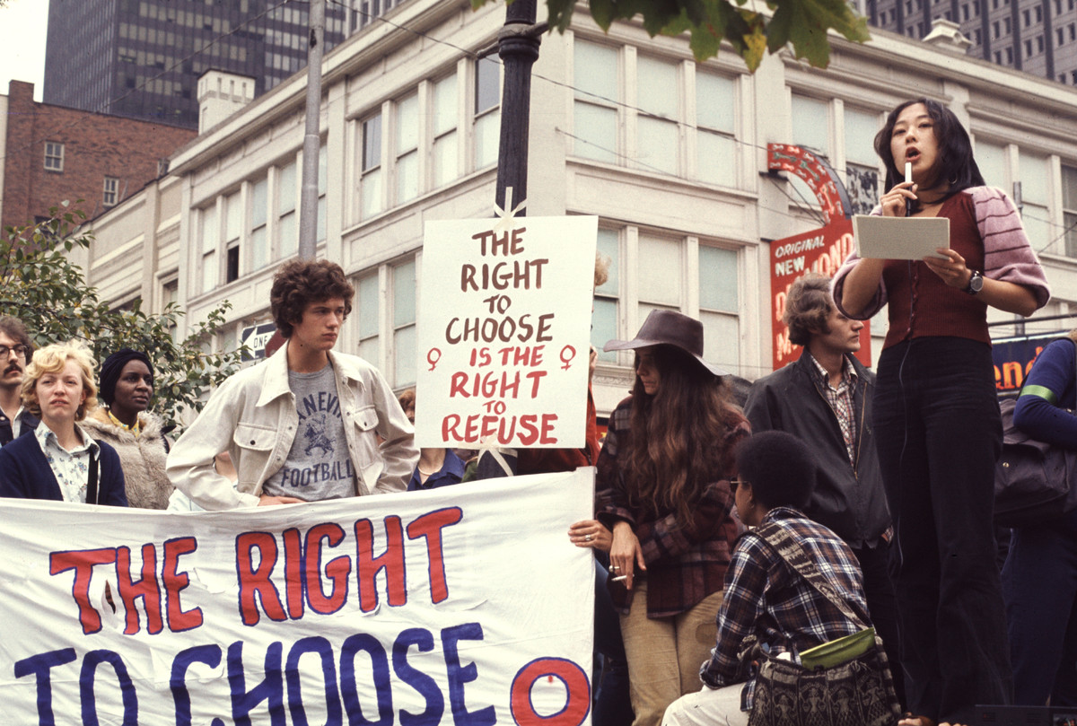 21 Inspirational Images Of Women Standing Up For The Right To Choose ...