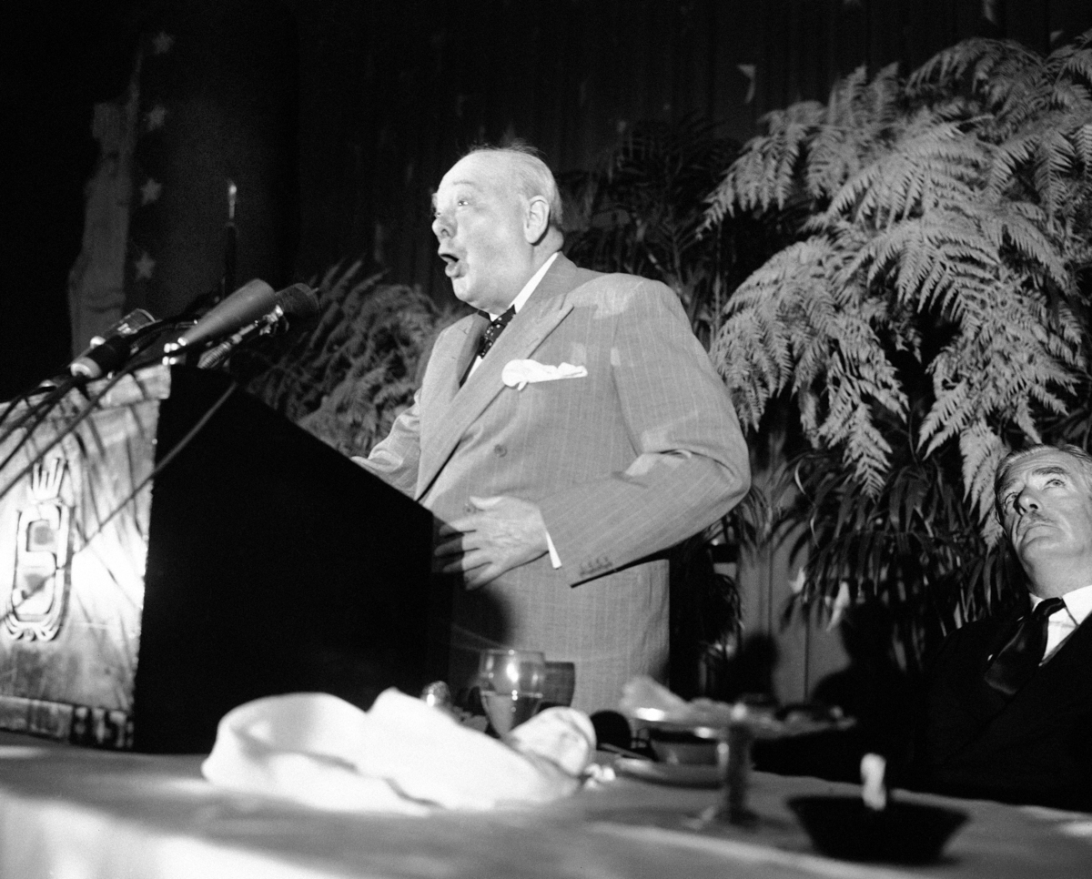 Winston Churchill at emaze Presentation