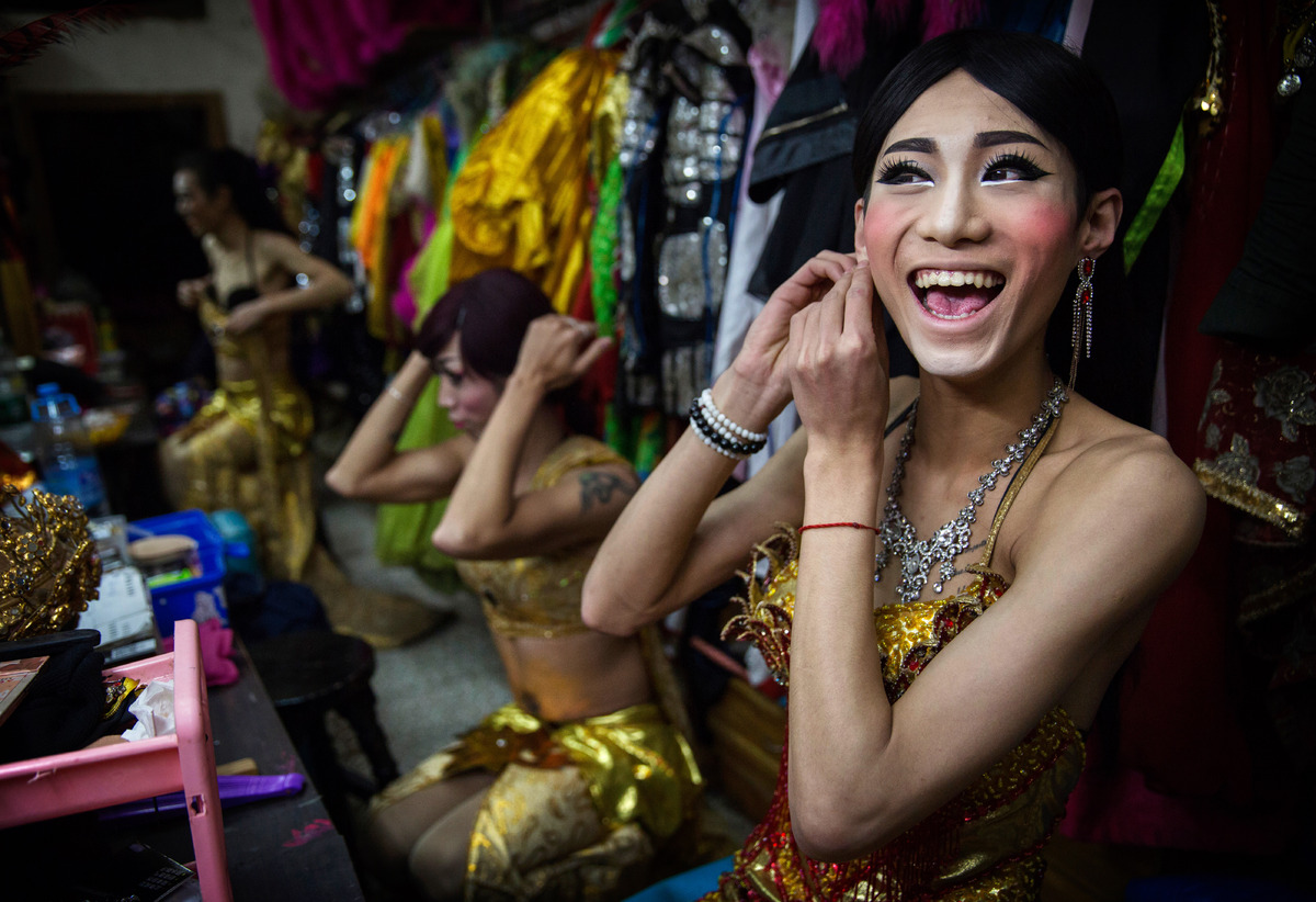 Kevin Frayer, Photographer, Showcases Stunning Drag Queens In China ...