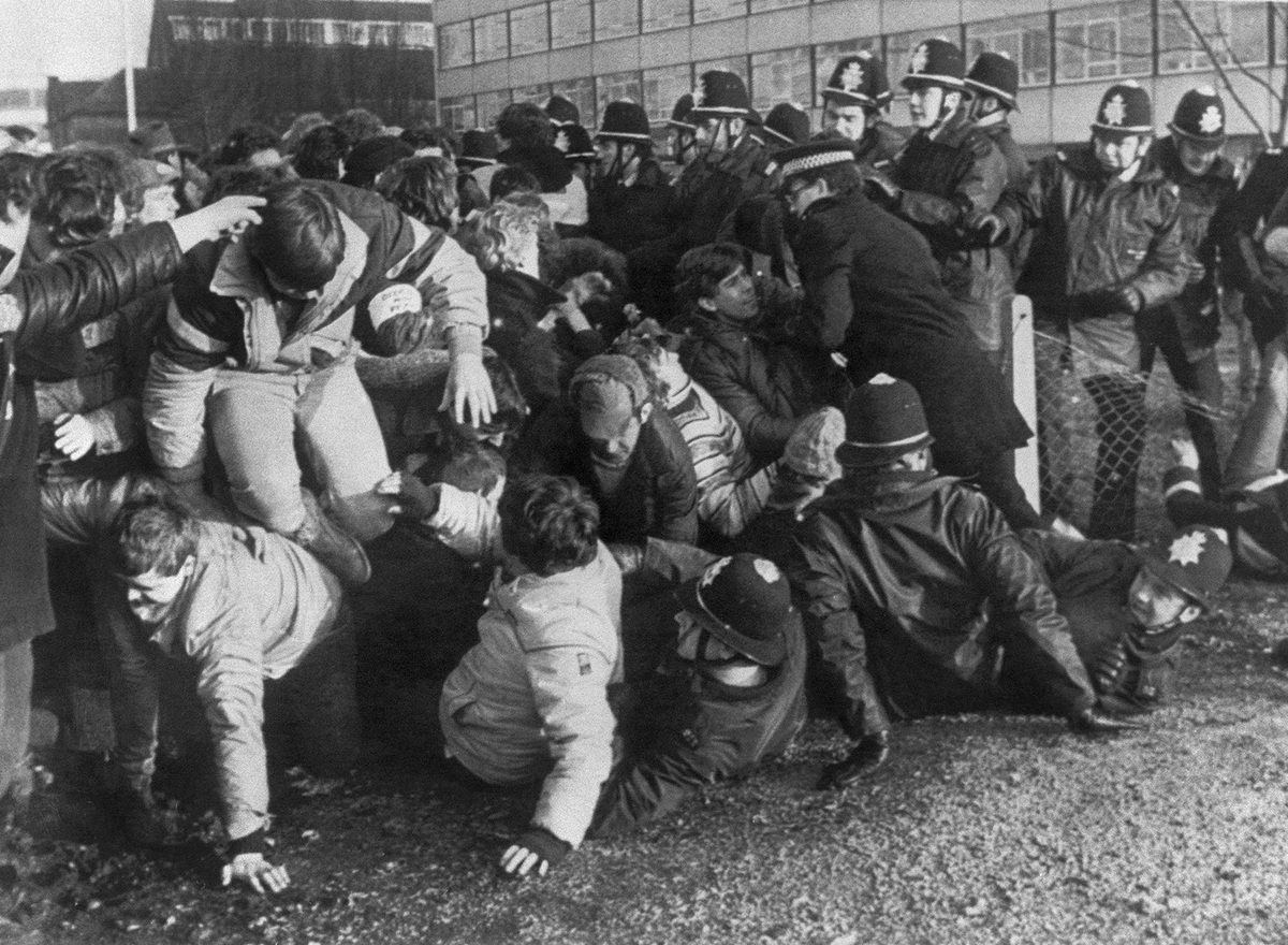 Miners' Strike 30th Anniversary: 30 Powerful Images Show The Raw ...