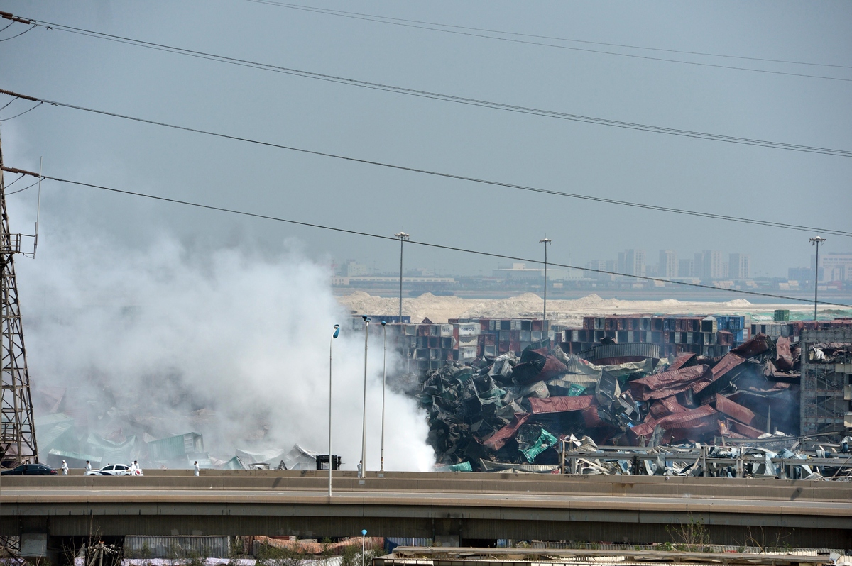 Tianjin Explosion: Huge Crater Opens In Apocalyptic Aftermath Of Blast ...