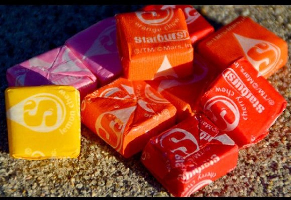 What 200 Cals Of Your Favorite Halloween Candy Looks Like | HuffPost