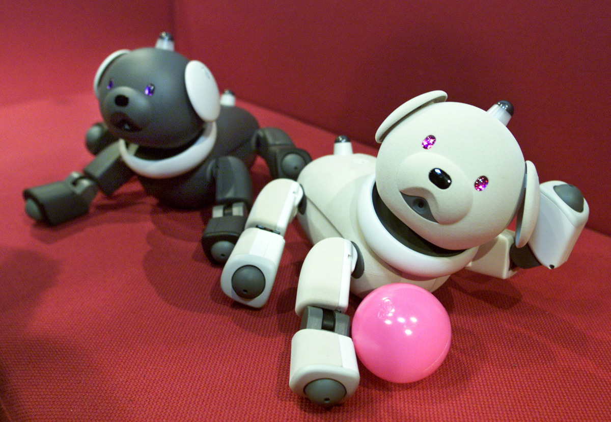 소니가 11년 만에 새로운 ‘아이보'(AIBO)를 내놓았다