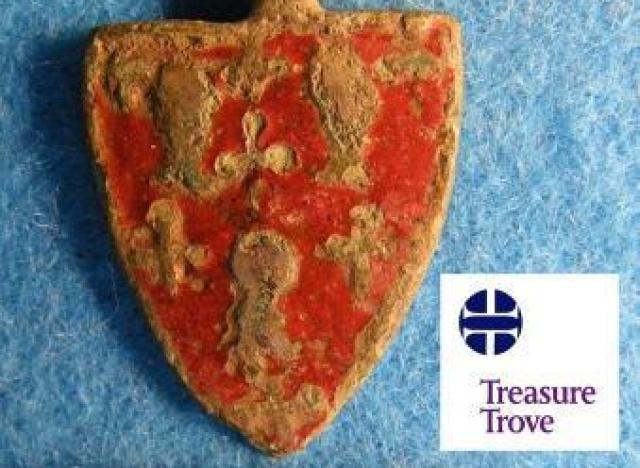 Horse pendent uncovered in Kinross-shire, believed to have belonged to ...