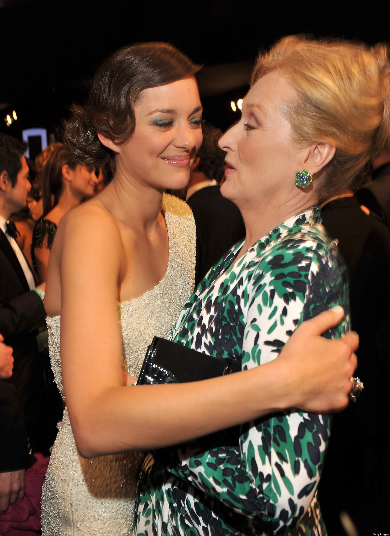 Awkward Celebrity Hugs Caught On Camera (PHOTOS) | HuffPost