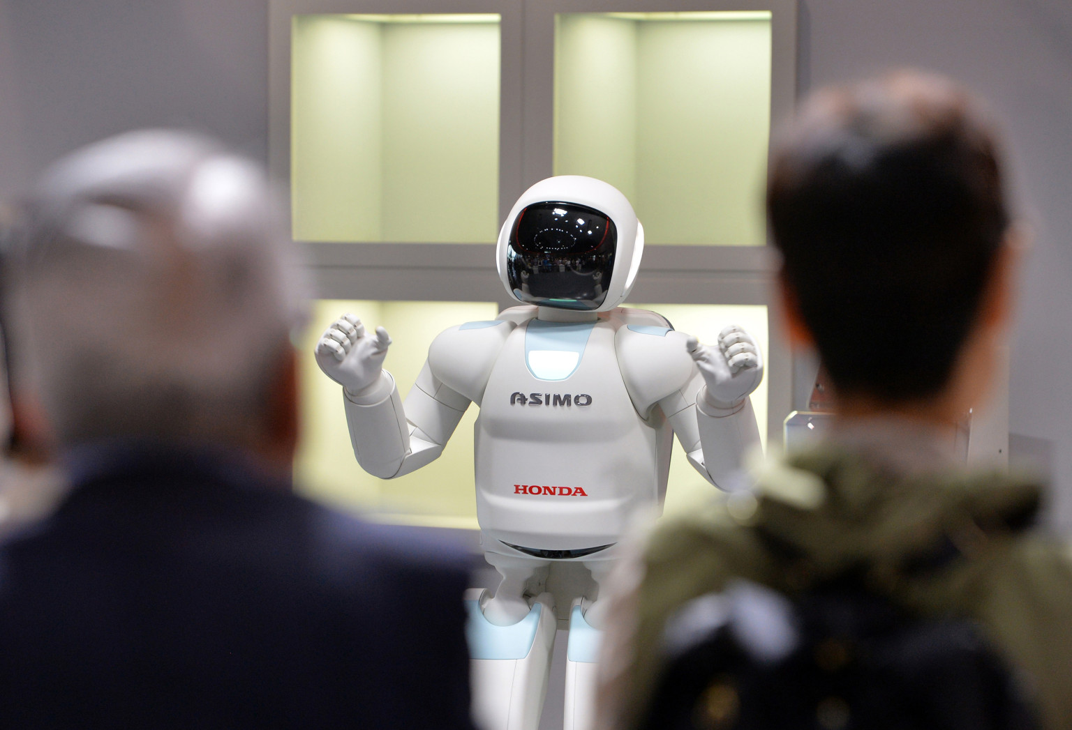 Asimo Robot Is A Rubbish Tour Guide (But Honda Syas It Will Help You ...