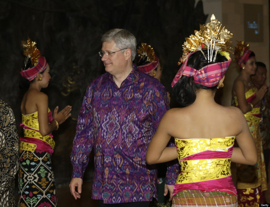 Justin Trudeau wearing formal Indian attire at the premiere of Deepa ...