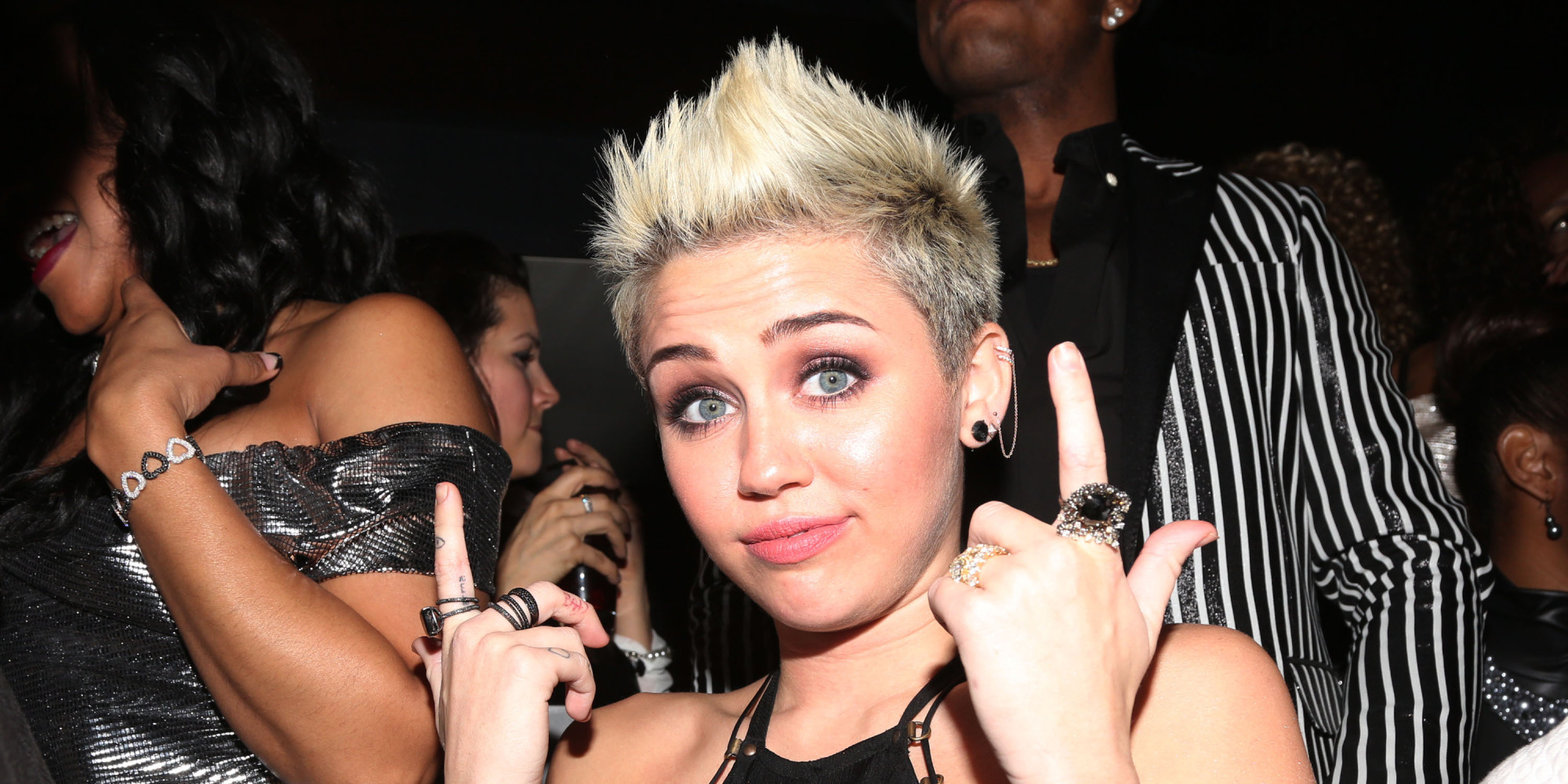 Miley Cyrus' 'Bangerz' Reaches The Top Spot On The Billboard 200