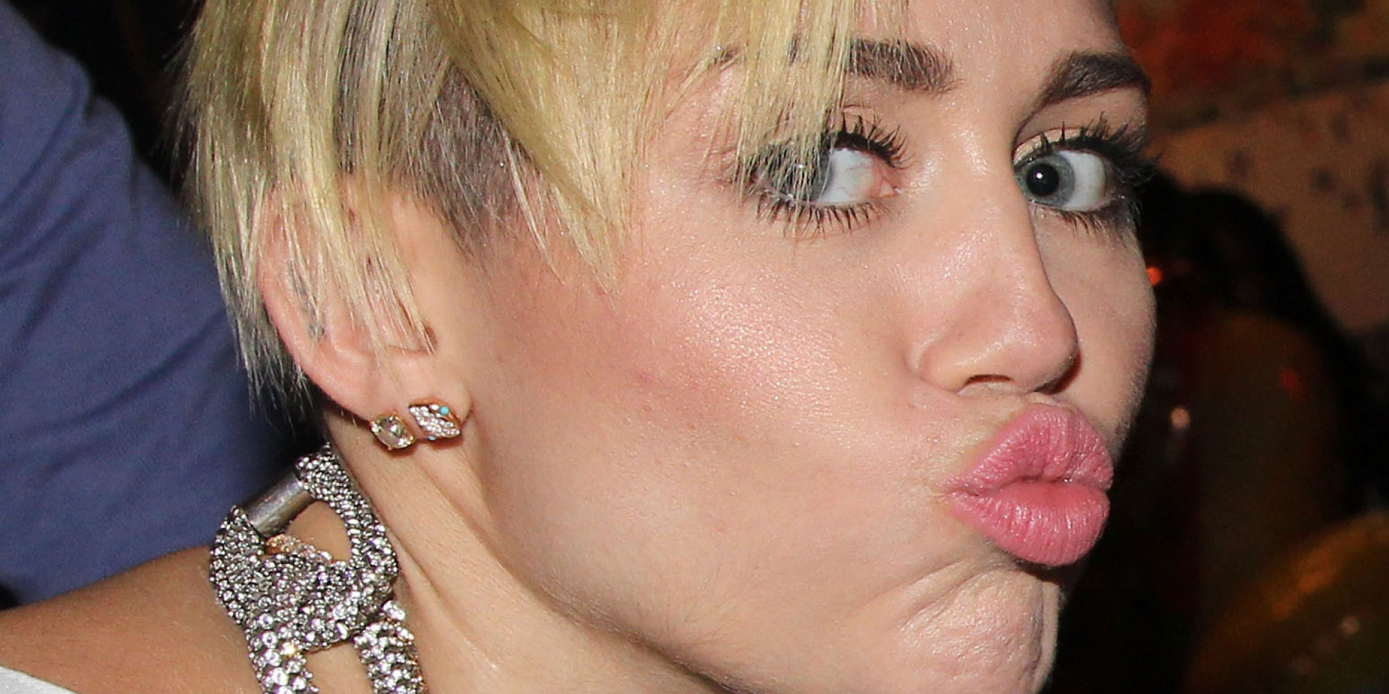 Miley Cyrus' Bandmate Takes You Behind The Scenes In New Video | HuffPost