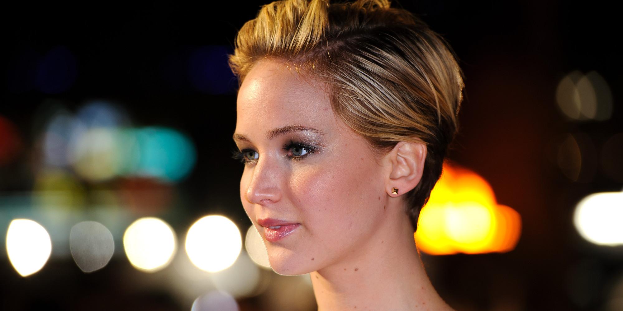 Jennifer Lawrence Comforts A Crying Fan, Proves She's An Amazing Human ...