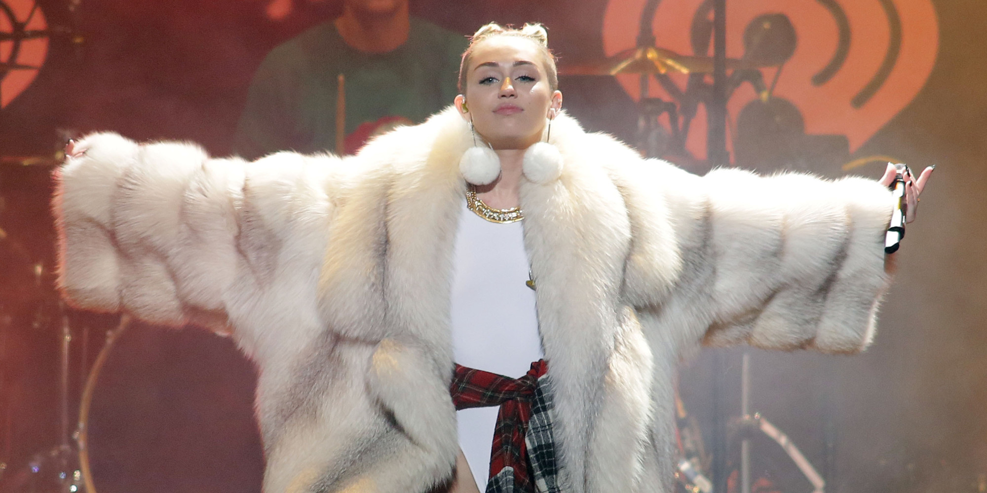 Miley Cyrus Instagrams Racy 'Adore You' Video Clip | HuffPost