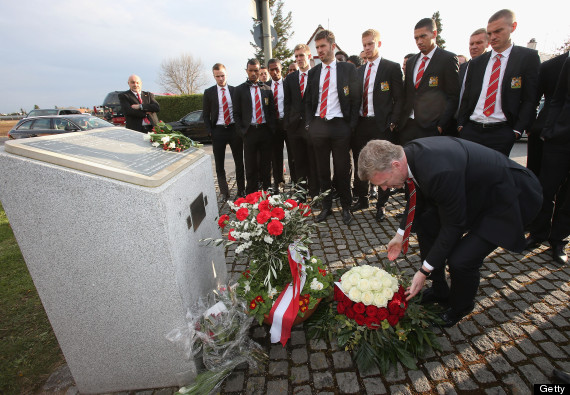 Manchester United Visit Munich Air Crash Memorial Site (PICTURES)