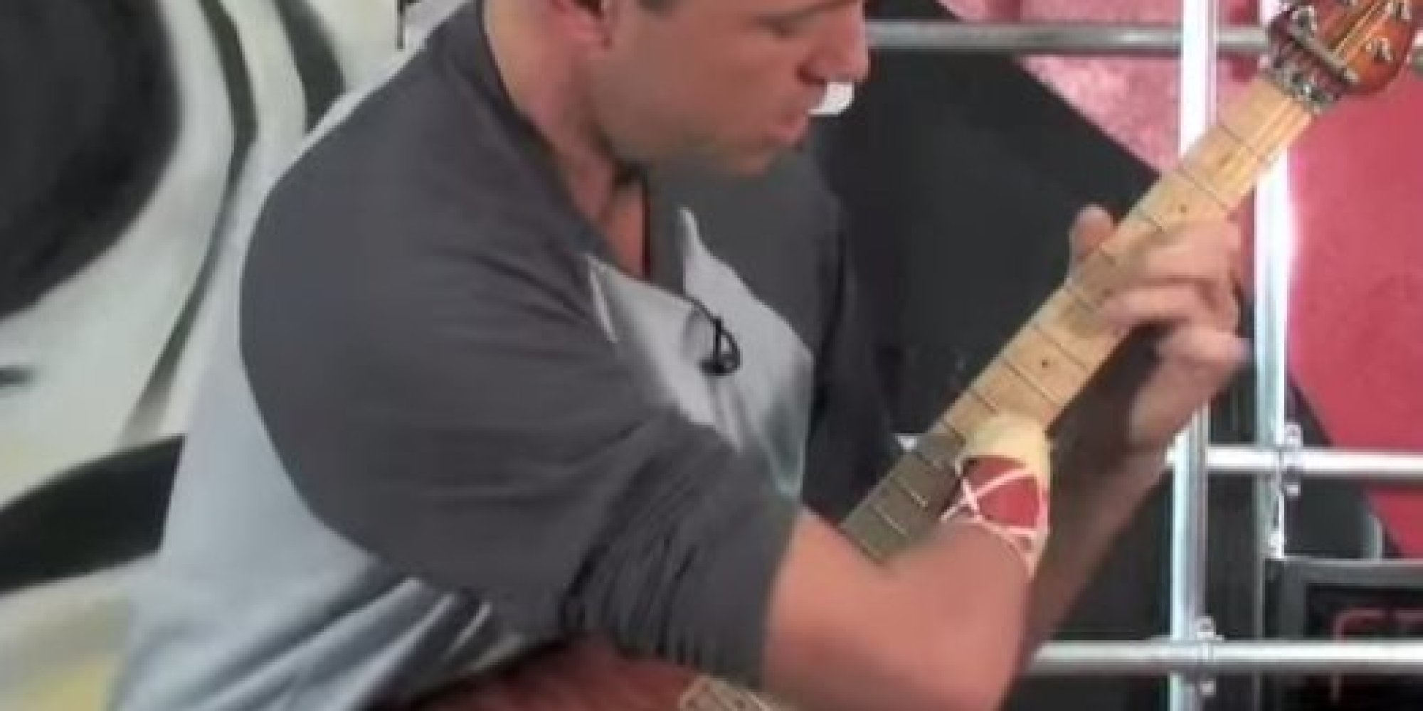 Guitarist With No Hand Flawlessly Covers Van Halen's 'Eruption' | HuffPost