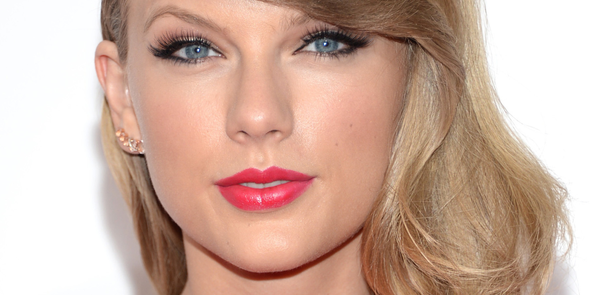 See A 12-Year-Old Taylor Swift Perform The National Anthem | HuffPost