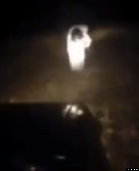 Terrifying ‘Ghost’ Scares the Hell out of Driver along deserted country ...