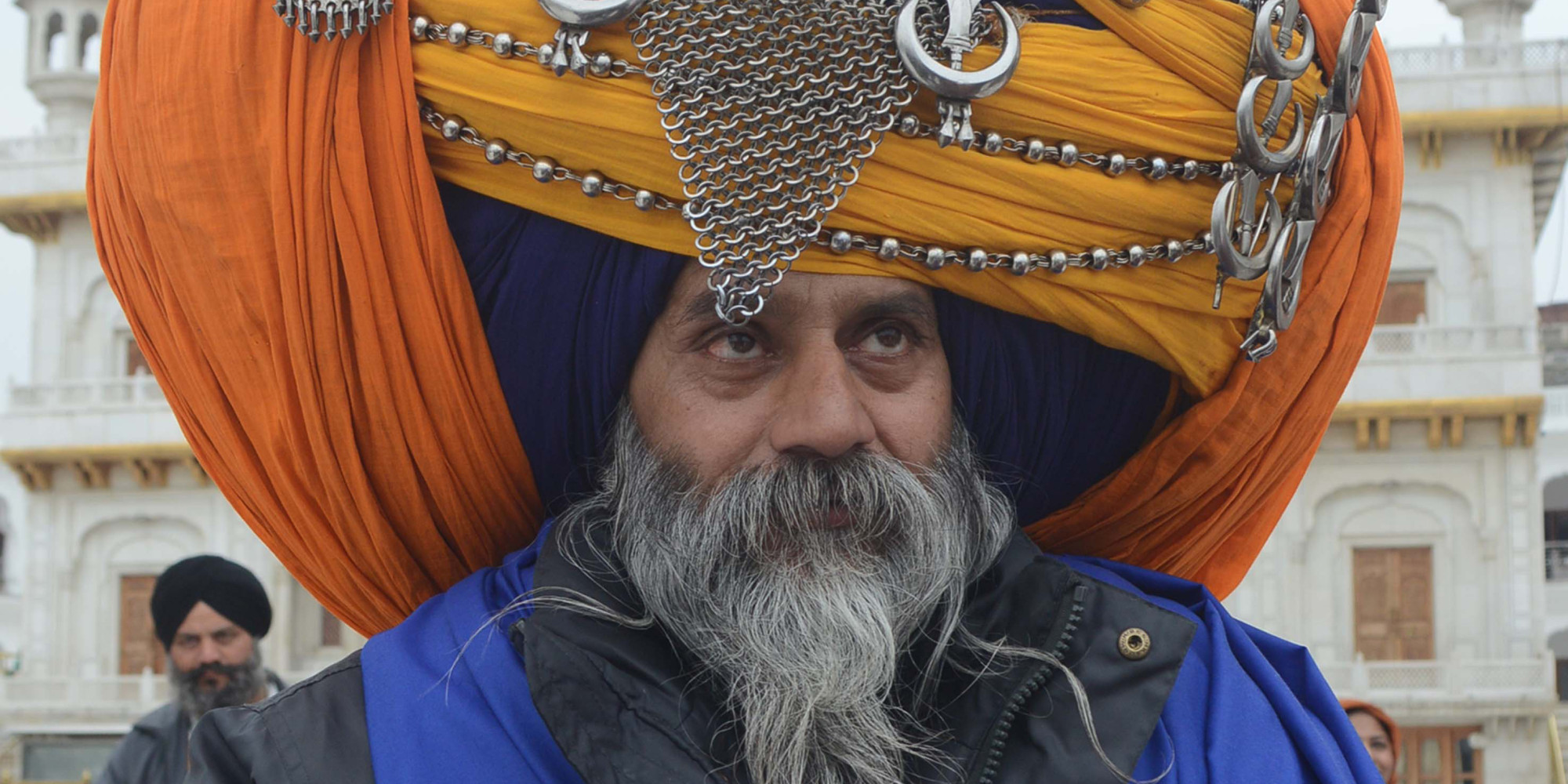 Baba Avtar Singh Shows Us What It's Like To Wrap A 200-Pound Turban ...