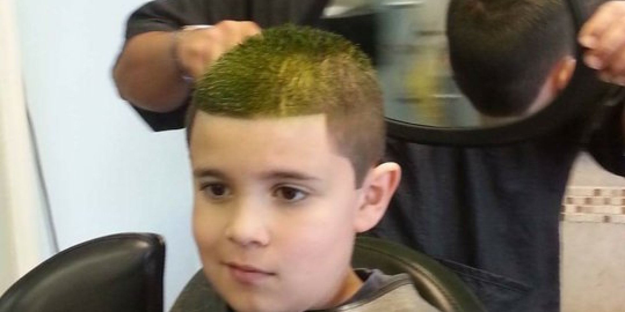 Barber Helps 8-Year-Old With Autism Learn To Love Haircuts In The Best ...