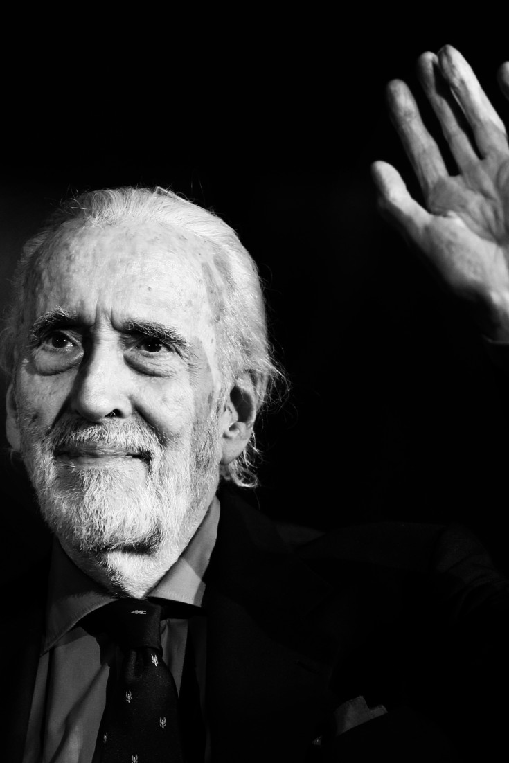 ΠΑΡΛΑΠΙΠΕΡΙ: Πέθανε ο θρυλικός ηθοποιός Sir Christopher Lee σε ηλικία ...