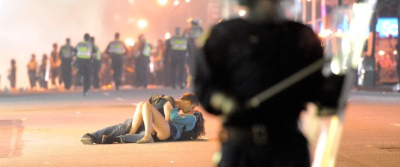 Vancouver Riot Kiss Photo Couple Still Together, Proves Love Is Real