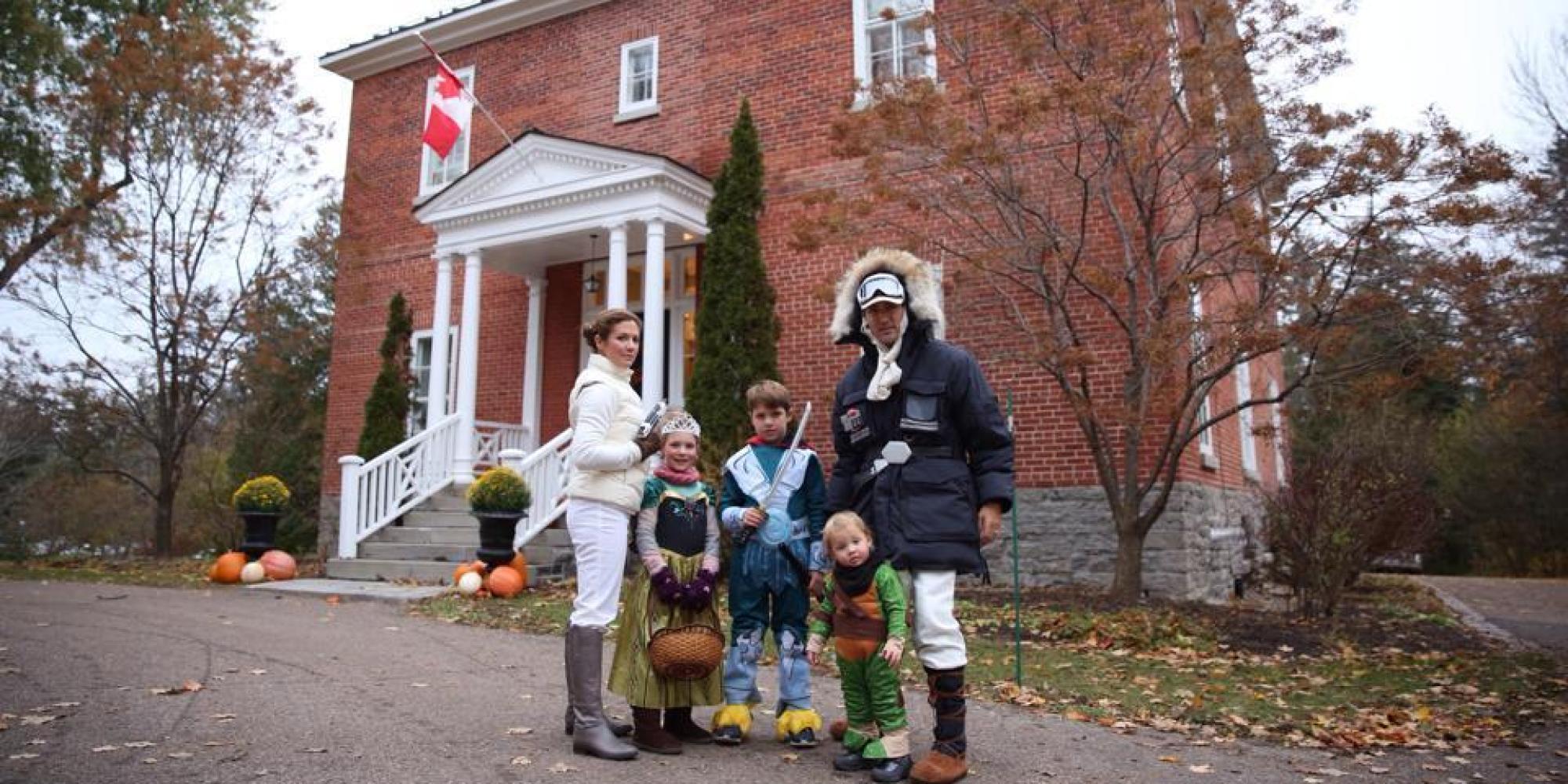 Justin Trudeau's family dresses up for Halloween - nice Star Wars theme ...