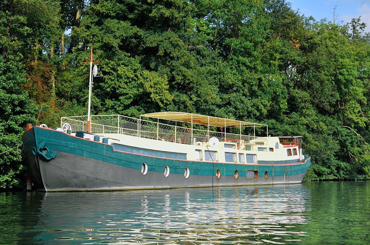 Reading Comprehension in French - "Une péniche de rêve!" (All levels)