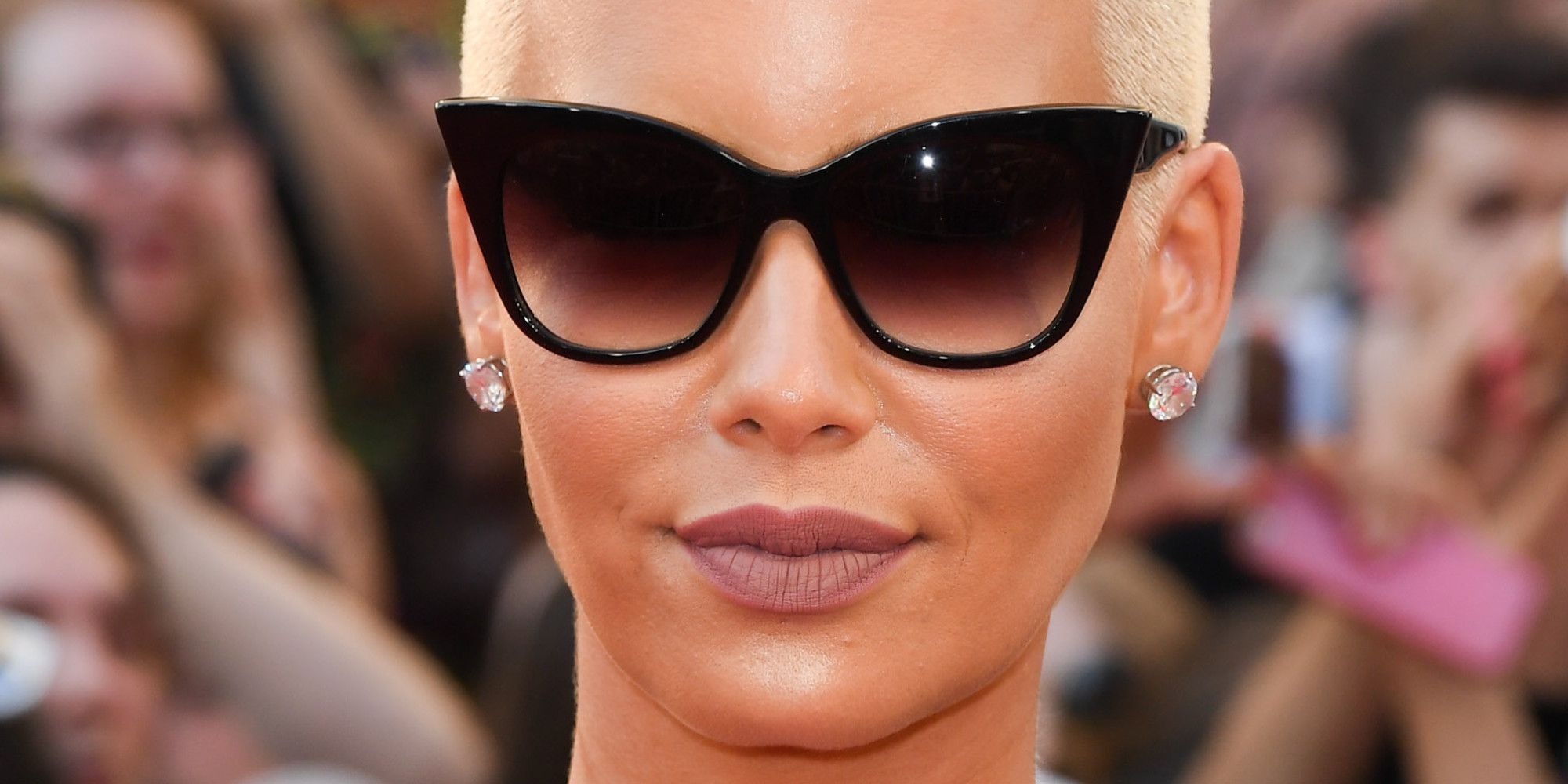 Amber Rose Debuts New Long Hairstyle, Looks Unrecognizable